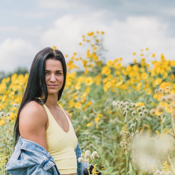 Alexa's Closet (@alexa_bodine) | Poshmark